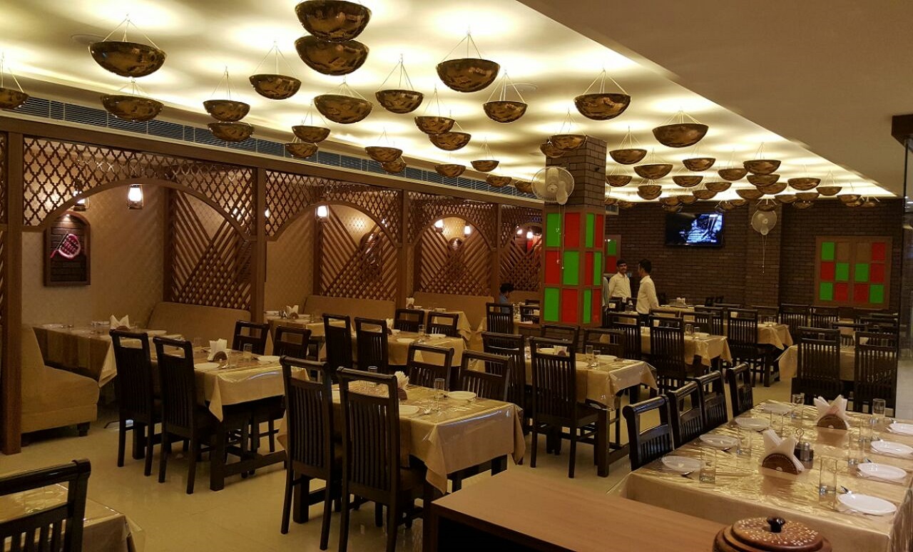 Famous Restaurant In Amritsar | MAKHAN FISH & CHICKEN CORNER